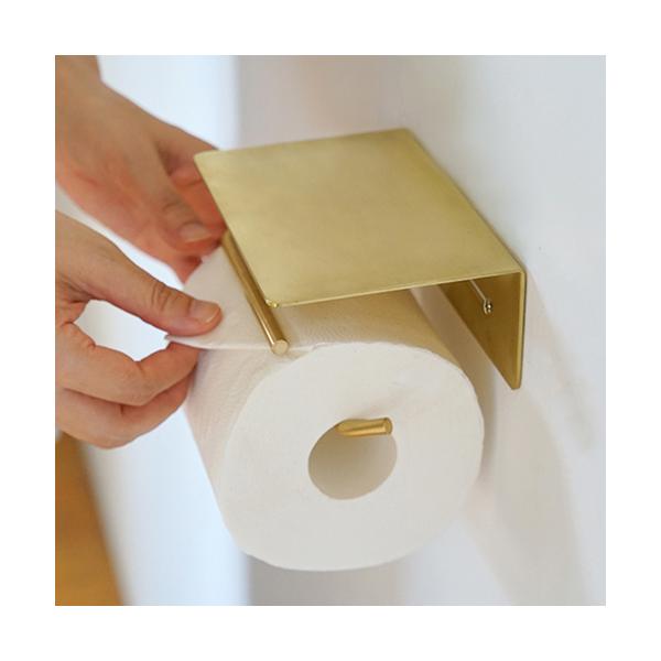 ●スタイリッシュな真鍮製の棚付きトイレットペーパーホルダーです。●上部に棚が付いているので、携帯などを一時置きするのに便利です。●バー状の紙押さえがあるため、ペーパーが切りやすく、高齢の方や小さいお子様でも使いやすい仕様となっています。●表...