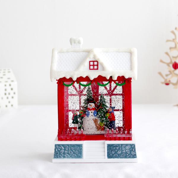 ●屋根に雪が積もったお家の形のオブジェです。●スノーマンの周りに男の子と女の子と犬が集まり、プレゼントを持って楽しそうにしているデザインです。●スイッチをいれると、ドームのLEDライトが点灯しスノーが舞います。●8曲のクリスマスソングが順番...