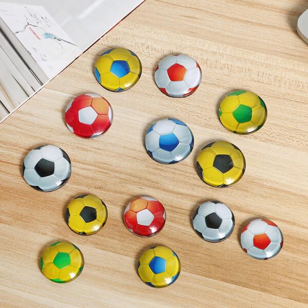 〜商品仕様〜マグネットボールサイズ（大）　直径 ３センチ 高さ 約０．５センチマグネットボールサイズ（小）　直径 ２．５センチ 高さ 約０．５センチサッカーボールマグネット １個オプションからお好きなカラー・サイズをご選択ください。対象年齢...