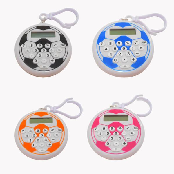 〜商品仕様〜サッカーボールサイズ　直径　約６センチ　厚さ　約０．６センチお好きなカラーを選択してください。電源を入れて、しばらく使用しないと、「自然に電源ＯＦＦ」となります。（ソーラーパワーではありません）初期電池が入っています。〜商品説明...