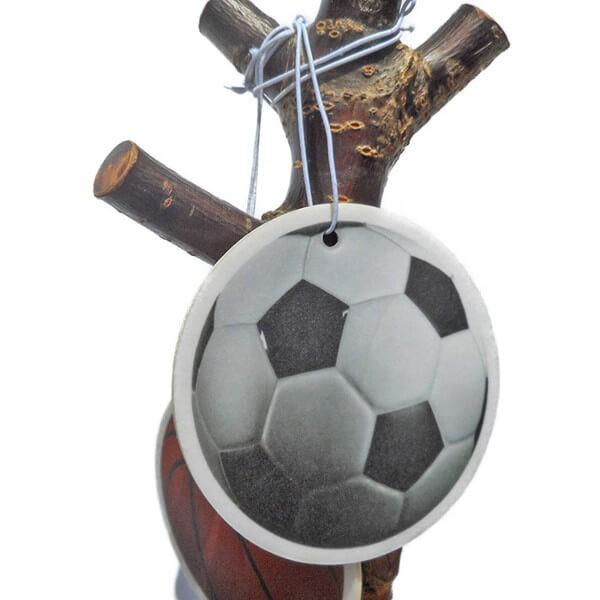〜商品仕様〜サッカーボールサイズ　直径　約７センチヒモの長さ　約１３．５センチ厚さ　約２ミリ厚紙のような固い素材１個（それぞれ透明の袋入り） 〜商品説明〜可愛いサッカーボール型の芳香シート。サッカー好きの家庭の必需品！トイレに掛けておくと幸...