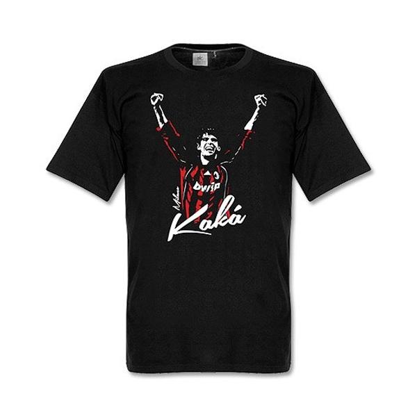 英国発のフットボールウェアブランド『RE-TAKE』（リテイク）。ACミランに数々の栄光をもたらしたカカをデザインしたファン必見のTシャツです。※背面は無地デザインになります。■サイズ・インポートS：着丈 約68.0cm×身幅 約48.0c...