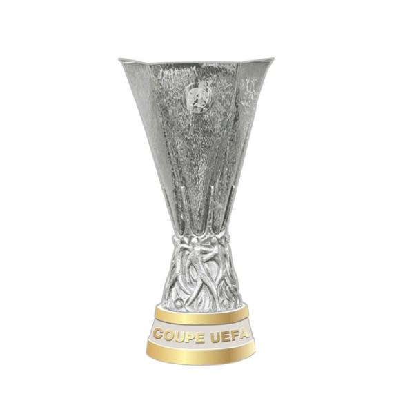 UEFAヨーロッパリーグ（前身UEFAカップ）優勝トロフィーを忠実に再現したトロフィー型ピンバッジ。※国内未発売商品■サイズ：縦3.0cm■素材：メタル■生産国：中国※モニターの発色具合によって実際のものと異なる場合があります。