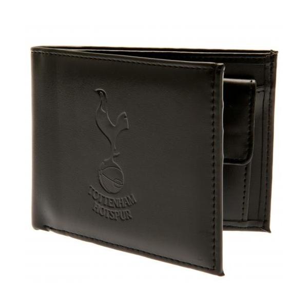 トッテナムのオフィシャル レザーウォレット。柔らかなPUレザーを使用し、表面にはさりげなく型押しエンブレムが入ります。収納部分は、札入れ×2、カードポケット×3、スリーブポケット×2、小銭入れ×1の計8ヶ所。※日本未発売商品■サイズ：9.0...