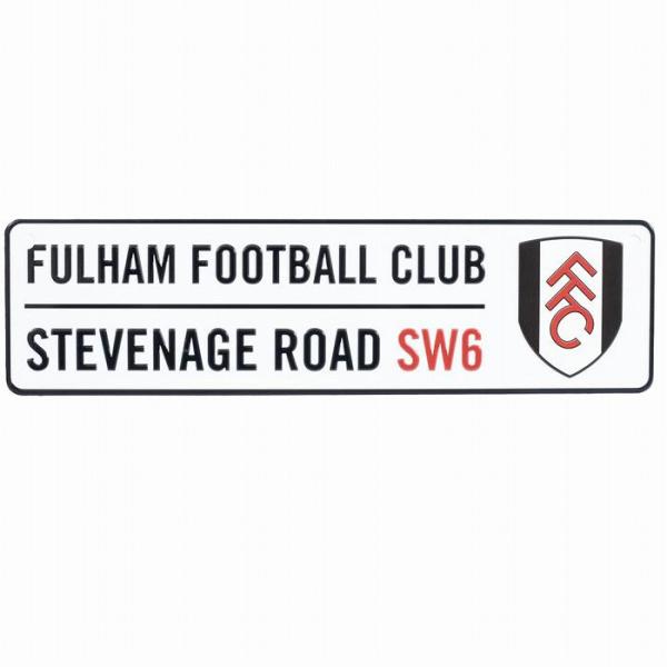 フラムのウインドウサイン（吸盤付き）。本拠地Craven Cottageの所在地Stevenage Road、クラブ名やエンブレム入り。お部屋の窓ガラス、お車の窓ガラスなどに貼って、ウエストハム好きをアピール♪メタル素材で雰囲気もあり、ステ...