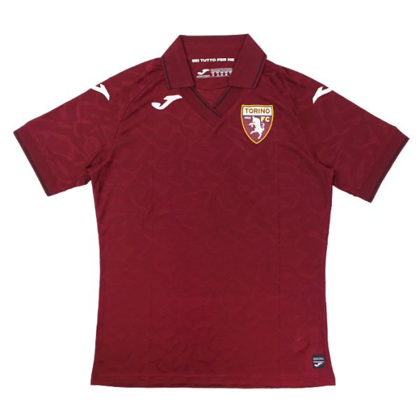 トリノFC 2025-26 シーズン ホーム ユニフォーム。■商品仕様・クラブを象徴する〈Granata(マルーン)〉のアイデンティティへのオマージュを捧げるデザイン。・ボディ全体にジャガードで織り柄が入る凝ったつくり。・ポロカラー＆クロス...