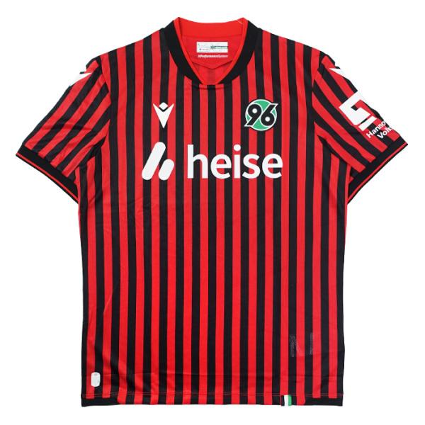 2. ブンデスリーガ (ドイツ2部リーグ) 所属。ハノーファー96 2025-26 シーズン ホーム ユニフォーム。■商品仕様・ファンの人気が高い125周年記念モデルなどで採用されたストライプ柄デザイン。・背面襟元にクラブのモットー「Nie...