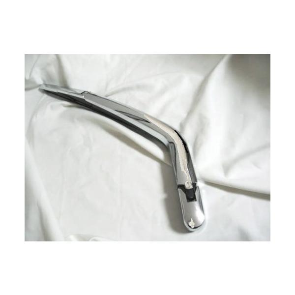 【発売日：2018年03月09日】【ダイハツ ムーヴコンテ L575S/585S リアワイパー クロムメッキ】です。<br>を 純正よりシャープなラインにいたします。 <br> 『国内加工クロムメッキ』で、よりゴージ...