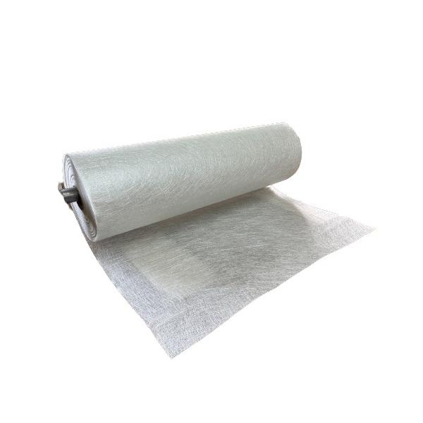 輸入のガラスマット（チョップドストランドマット）です。ガラスマットは一般的な積層用ガラス繊維で、曲面などにも良くなじみ積層しやすく使いやすいガラス繊維です。薄いタイプ。