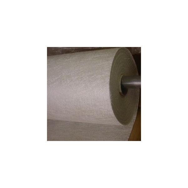 一般的なFRP防水用ガラス繊維の、両耳ガラスマット（チョップドストランドマット）#450です。積層時の標準厚さ0.8mm。