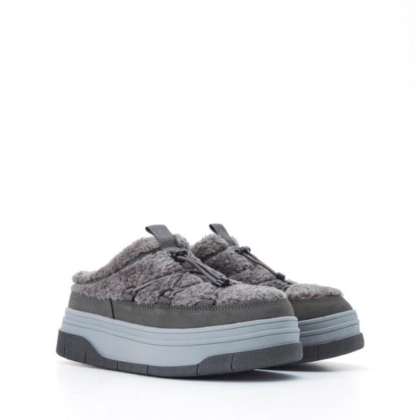 【-30℃の極寒にも対応】 カナダの厳しい冬を凌ぐために開発された、マイナス30度（-22°F）対応の極暖仕様。パジャール独自の保温テクノロジーが、真冬の屋外でも足元を冷えから守り、魔法瓶のように暖かさをキープします。【贅沢なシアリングファ...