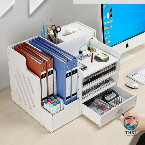 【多機能デスクオーガナイザー】デスク周りをすっきり整理整頓！本製品は、書類、ノート、文房具、小物などを効率よく収納できる多機能デスクオーガナイザーです。オフィスや家庭での使用に最適です。【高品質な素材】耐久性に優れたPVC木質複合材（厚さ8...