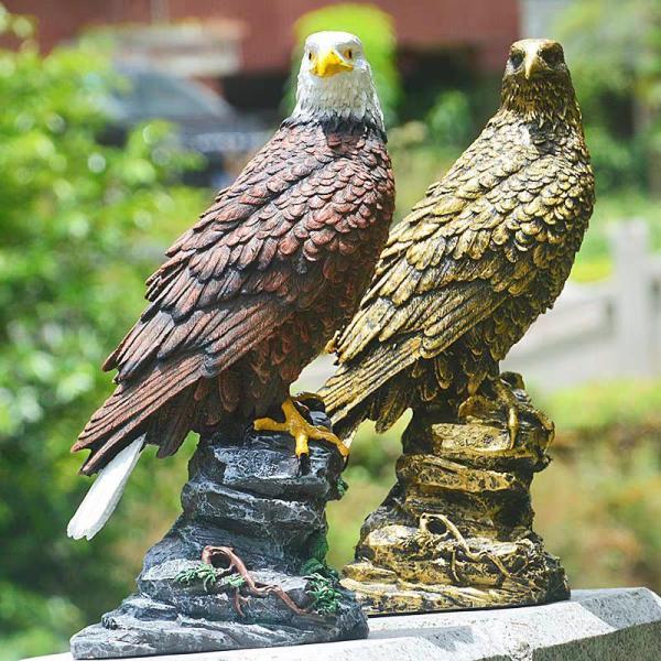 ミスターイーグルは置くだけでカラスやハト、スズメなどの害鳥からゴミ置き場、庭木、ベランダを守ります。鷹は、あらゆるものを捉える目と敏速な狩猟技術を持ち合わせ、カラスやハト、スズメなどの小鳥、ネズミ類など小動物を怖がらせます。そのため、ただ置...