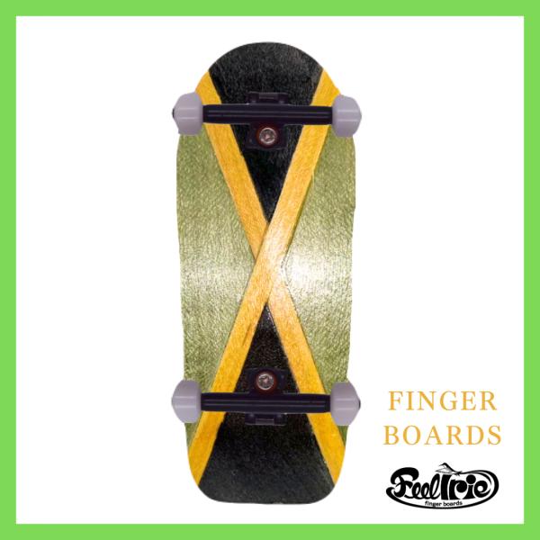 FeelIrieオリジナルモールドを使用して作った木製デッキです。ウィールベース、キックの長さ、テールの長さ、使用感などオールドスクールデッキの特徴を再現することにこだわりました。見た目はもちろん、持っていて気分が上がる逸品です。コンプリー...