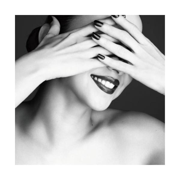 【発売日：2013年07月10日】安室奈美恵 (ナミエアムロ なみえあむろ)2013年7月10日 発売安室奈美恵のDimension Pointレーベルからの第1弾となるアルバム。攻撃的なトラックから、ピアノとストリングスのみのシンプルなバ...