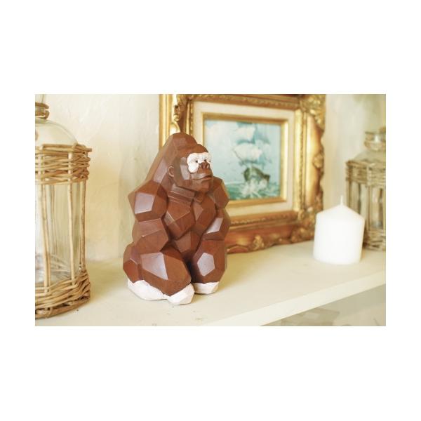 ほっこり北欧風に癒されるインテリアとしても優秀な木彫調の貯金箱定価 : 2178円JANコード : 4952317612284商品番号 : KH-61228