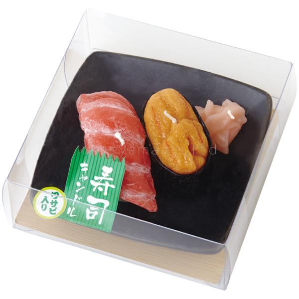 日本のみならず世界的に人気の「お寿司」。 火を灯すと大トロの中からワサビが出てくるサプライズも。お寿司のお供、ガリ付き。お寿司屋さん風の緑茶キャンドルとの相性もバツグンです！※こちらの商品は食べられません。商品名:寿司キャンドルＣ（ウニ・大...