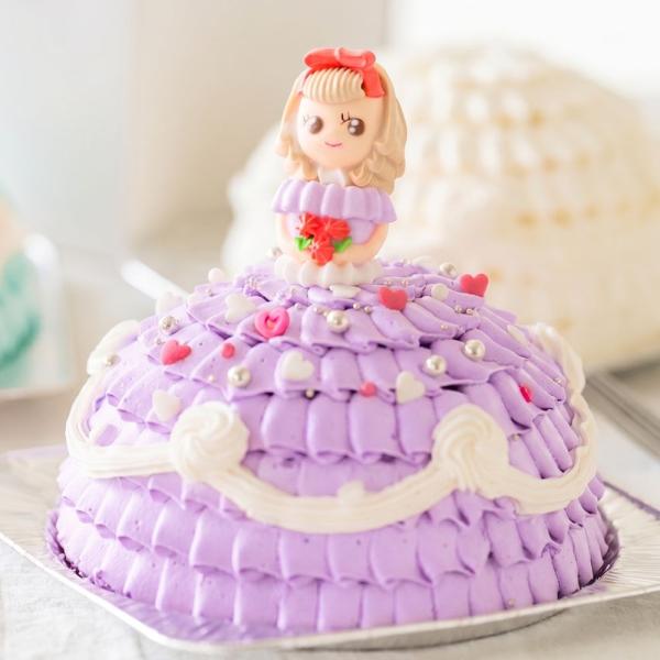 自分で飾り付けができる世界でひとつだけのプリンセスケーキ　ドレス：パープル　人形：プリティサイズ：5号サイズ（15cm）高さ：約10cm原材料：原材料　乳等を主要原料とする食品 (国内製造。 砂糖、全卵、 いちご、 小麦粉、水飴、 加 油脂...