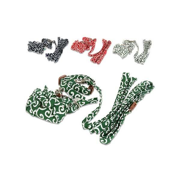 ・ハーネスとカラーの2WAYで使えるリード付きのセット。・ワンタッチバックルで着脱は簡単。・スライドでサイズ調節が可能です。・デニム地を使用し、脱げにくい作りでフィット感バツグン。・首輪は取り外し可能などろぼう風ふろしき包み付き。・ふろしき...