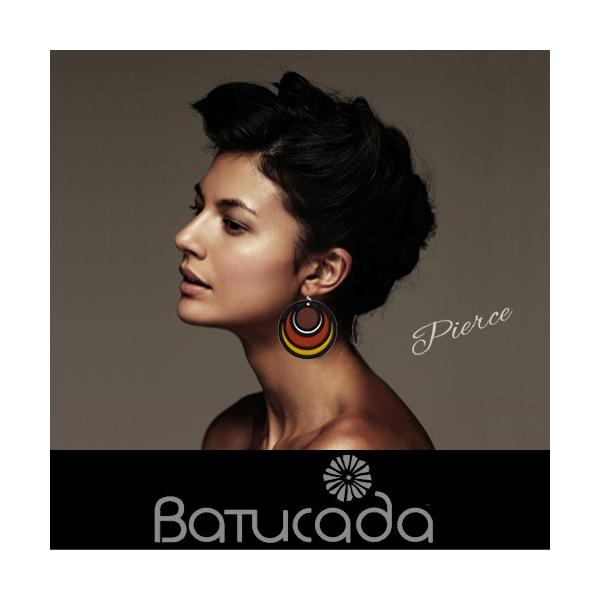 商品名　バチュカーダ（Batucada）ピアス 素材　米国・ヨーロッパの安全規則EN71に準ずる素材ＰＶＣエコ・プラスチック素材（合成ゴム）使用。 金具　ステンレススチール（ニッケルフリー） 金具はアレルギーの少ないニッケルフリー。2色使い...