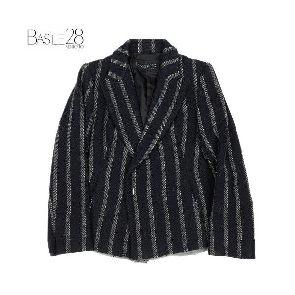 商品名：ウール混 ストライプ ジャケットブランド：BASILE 28生産国：中国サイズ：表記サイズー130A実寸ー着丈44cm　脇下幅34cm　肩幅30cm　袖丈45cm※多少の誤差はご了承下さい。素材：表地：毛70%　ナイロン30%別布：...