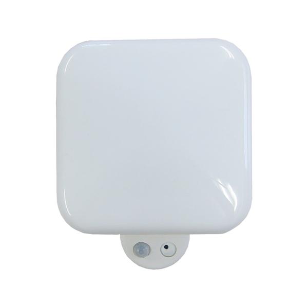 ●特長・侵入者やストーカーを感知するとライトが点灯し、その場でmicroSDカードに自動録画します。 ・電池式なので、どこにでも簡単に設置できます。・本体がセンサーライト型なので、カメラと気付かれずに撮影できます。 ・センサーライトが点灯し...