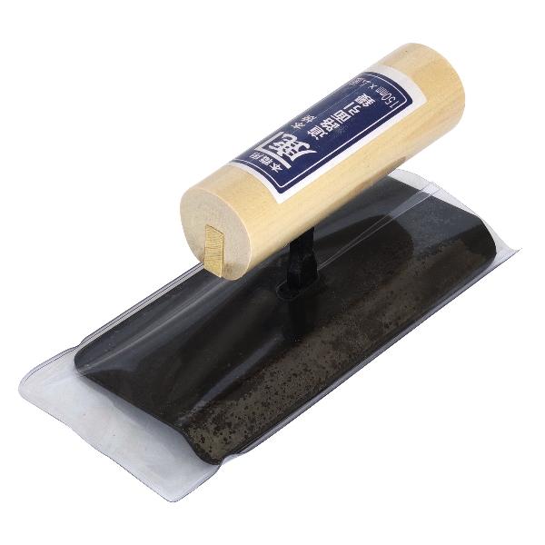 ●特長・腰が強く反りが出にくい本焼仕上です。・壁土がくっつき易く伸びが良いです。●用途・出隅押さえとして●仕様・形状：道路面引（無面）型・材質：刃部/鋼（本焼）、柄/木