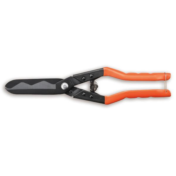 ●特長・二山ずつ切り進めて効率2倍！ポリカーボ波板・塩ビ波板の切断に！・波板を二山ずつ切り進むことができますので、開閉操作が従来の半分で切断可能です。  ※従来品は1山ずつしか切り進むことができません。・バネが付いていますので、初心者から専...