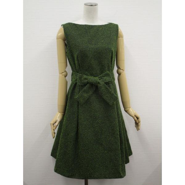 商品説明立体的な布地で個性的。裏地がしっかりついています。ブランドconicサイズ38実寸 (cm)身幅：44×2 総丈：92 ウエスト：41×2  表記素材【表地】ポリエステル 50% アクリル 24% 毛 16% ナイロン 10% 【裏...