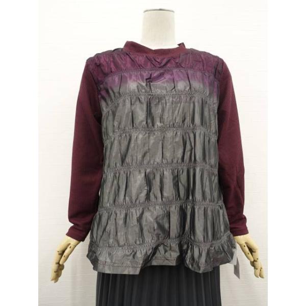 商品説明前身頃をハリ、ツヤ感のあるシャカシャカとした異素材で切り替えたデザインカットソーです。袖と後ろ身頃は伸縮性のあるサラッとした生地で着心地快適◎お家洗いokです。※ボトムスは商品に含まれておりません。新品タグ付きで状態の良い商品です。...