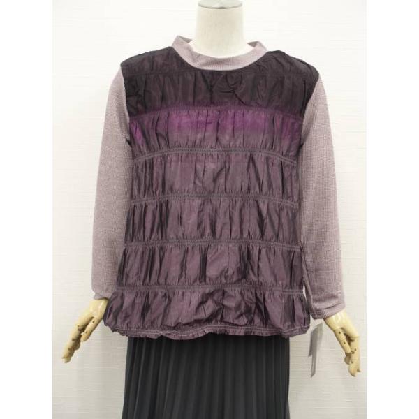 商品説明前身頃をハリ、ツヤ感のあるシャカシャカとした異素材で切り替えたデザインカットソーです。袖と後ろ身頃は伸縮性のあるサラッとした生地で着心地快適◎お家洗いokです。※ボトムスは商品に含まれておりません。新品タグ付きで状態の良い商品です。...