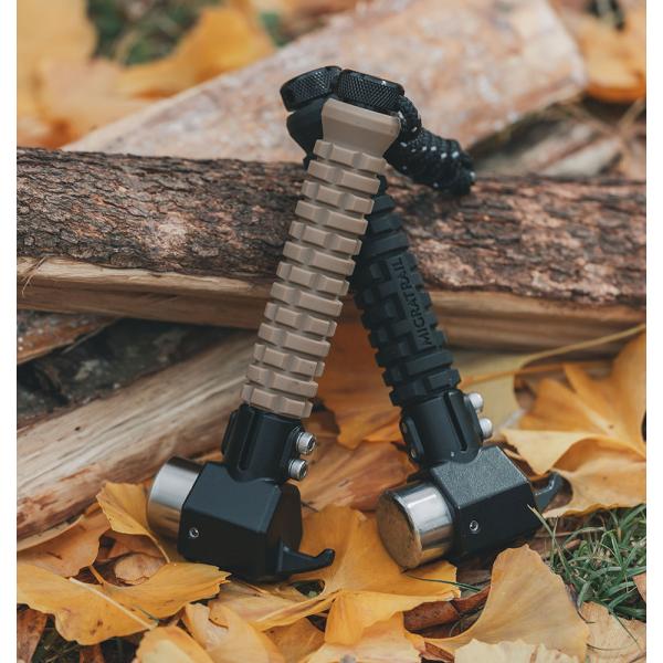 キャンプ用ペグハンマー。コンパクトでありながらペグを打ち込みやすい重量と各パーツは拘り抜いた材質とデザイン。キャンプには欠かせない収納性と使いやすさを併せ持つ。グリップ内にはエマージェンシーミニペグ４本入り。【ご注意ください】使用方法を誤る...