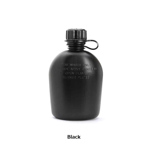 米軍にも多数のアイテムを納入しているHAYES TOOLING＆PLASTICSによるカンティーン（水筒）。1QT CanteenはUS ARMYで実際に使用されているタイプです。硬さのあるプラスチック（高密度ポリエチレン）素材で作られてお...