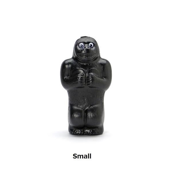 1933年に制作された映画『キングコング』では薄気味悪い笑みを浮かべて胸を叩くシーン、その薄気味悪さと愛嬌の間のような絶妙な表情は強く印象に残ります。そんな当時のキングコングに影響を受けたであろうこのゴリラバンク。貯金箱としてはもちろん、T...