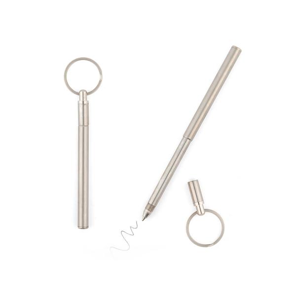 使用時はリング部分から取り外し、本体をスライドして伸ばすことで快適に筆記できます。外出先や旅行中、急なメモ書きや書類記入など、とっさにペンが必要な場面で便利です。多くのメーカーが採用するD1規格のリフィル(替芯)に対応しているため、インクが...