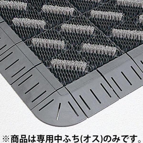 品番：D4207GY カラーブラッシュ中ふちオス（グレー）商品仕様：●素材：（本体）ベース部/特殊ポリエチレン、ブラシ部/ナイロン、（中ふちオス）特殊ポリエチレン ●サイズ：巾7.5×奥行15×厚み2.0m ●重量：50g ●原産国：日本送...