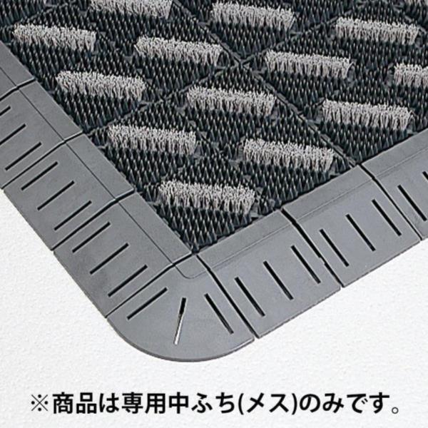 品番：D4208GY カラーブラッシュ中ふちメス（グレー）商品仕様：●素材：（本体）ベース部/特殊ポリエチレン、ブラシ部/ナイロン、（中ふちメス）特殊ポリエチレン ●サイズ：巾7.5×奥行15×厚み2.0m ●重量：50g ●原産国：日本送...
