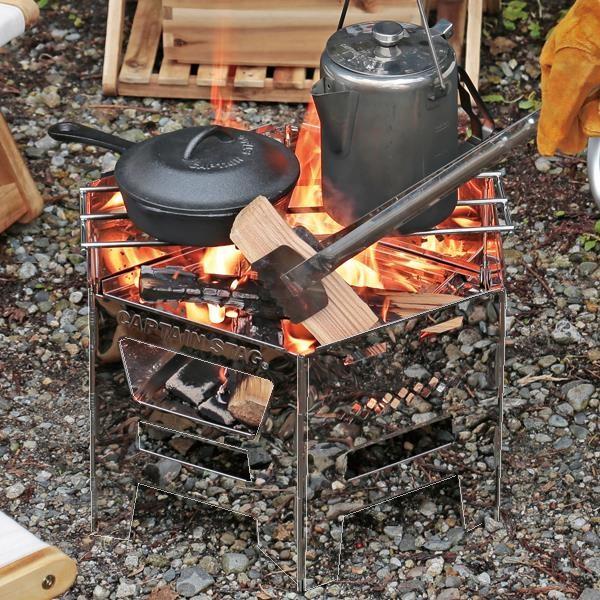 品番：UG-0073 ヘキサ ステンレス カマドグリル商品仕様：●組立サイズ(約)/幅45x奥行39x高さ26cm ●収納サイズ(約)/56x43x厚さ4cm、網サイズ45.5x39.5cm ●重量/2.8kg ●材質/本体・底板：ステンレ...