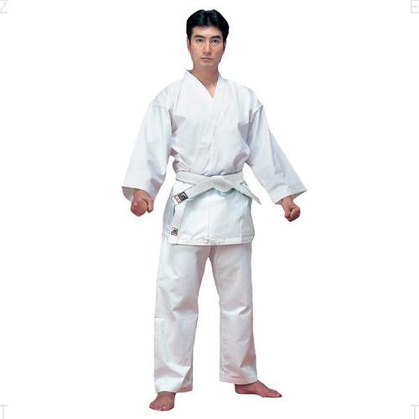 ●ホワイトの綾地を使った空手衣のセットです。●白帯も付属。品番：K20001 空手衣 太綾セット K20001商品仕様：●帯の長さ： 215 センチ●素材：綿 100% （サンフォライズ加工）検索ワード：空手着 セット 空手 格闘技 ミツボ...