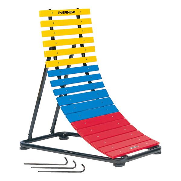 ●安心して使って頂けるよう、床面に使い部分は板のピッチを狭めて、更に安全性を高めています。品番：EKD275 逆上がり補助機＃１２商品仕様：●材質 / パイプ：直径 42 mmスチール、板：木（幅 70 cm）●フレーム部焼付塗装済●角度調...