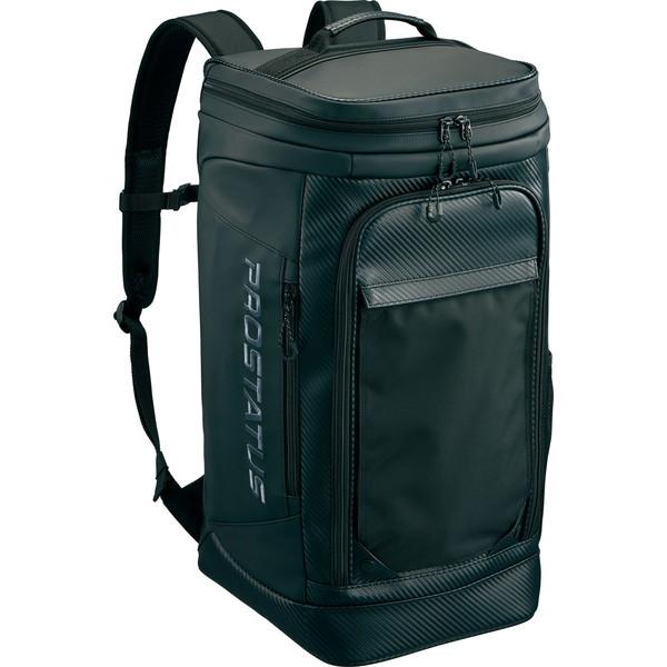 ●大容量で、メインルームが大きく開くボックス型バックパック。品番：BAP4024S-1900 プロステイタス ボックスバッグ ブラック商品仕様：●素材：合成皮革、ポリエステル、ナイロン●商品サイズ：高さ61×長さ28×巾25cm●商品重量：...