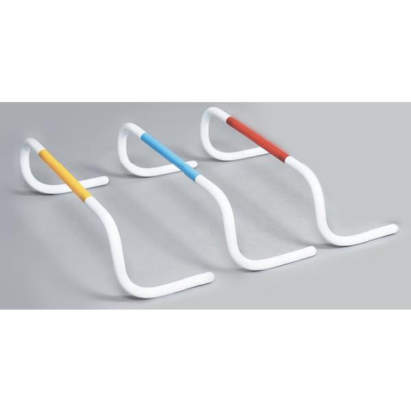 ●障害走の練習や、体ほぐしに最適。●軽いプラスチック製の自立型ハードルです。品番：A-512 ミニハードル 20cm商品仕様：●数量／5台組●主材／PVC●寸法・重さ／幅68cm×奥行25cm×高さ20cm、750g／1台●仕様／自立型ハー...