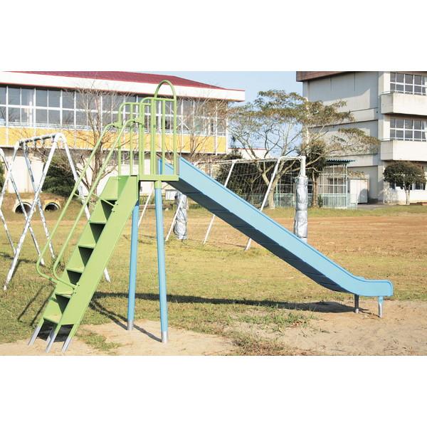 ●主材／GP50A（直径60.5）●寸法／床高1.5m（スベリ面3m）●2脚●無鉛塗装●本製品は、「遊具の安全に関する規準」JPFA-SP-S:2024に準拠しています。●本製品の鋼材、鋼管は亜鉛メッキ材使用。●スベリ台の送料は、チャーター...