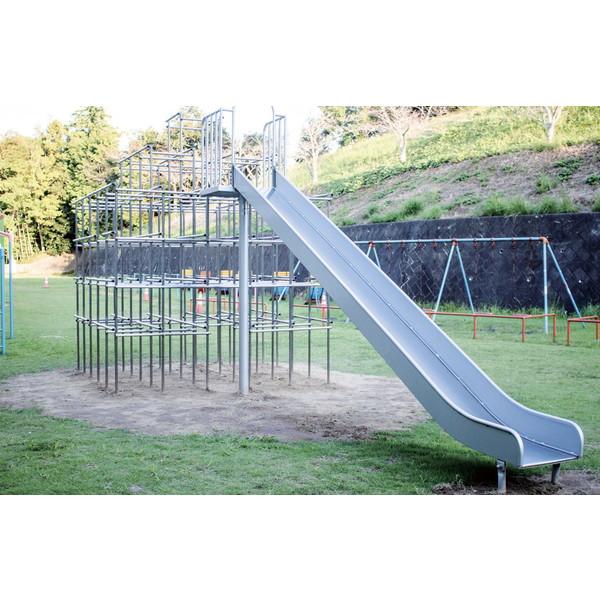 ●寸法／全長5.9m×全高2.7m×奥行2.2ｍ●ステンレス●本製品は、「遊具の安全に関する規準」JPFA-SP-S：2024に準拠しています。●本製品の鋼材、鋼管は亜鉛メッキ材使用。●※別途基礎工事が必要となる場合がございます。品番：S-...