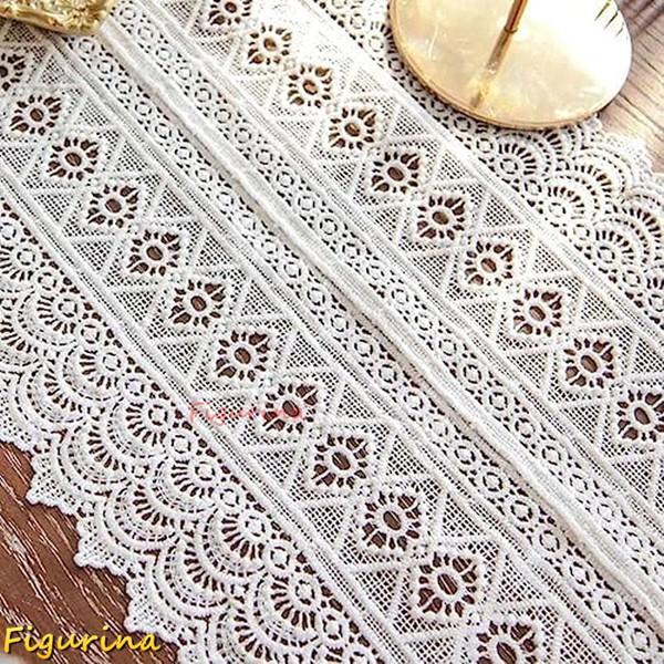 【発売日：2024年10月29日】通年使える汎用性の高さが魅力です。日常の食卓での使用はもちろん、おもてなしやパーティーなどの特別な場面でも活躍します。ポリエステル素材なので、日常的なお手入れも簡単です。手軽におしゃれを楽しむことができるア...