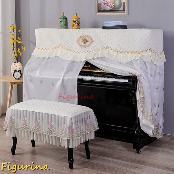 【発売日：2023年02月20日】【刺繍デザイン】繊細な鳳凰柄刺繍がエレガントで素敵です。おしゃれな外観、厚地でしわになりにくてよい懸垂感を持つ。大切なピアノの保護をしつつ、お部屋のアクセントにもなる素敵なアイテムです。【素材】良質なポリエ...