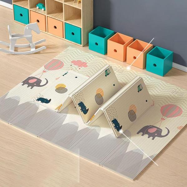 【発売日：2024年03月14日】全無毒無味：このベビーパッドは安全で無毒無味のXPE素材で作られる。無毒無臭、赤ちゃんに優しいです。表面が滑らかで防水なので、赤ちゃんの肌に優しくて清潔も簡単です。水防湿/騒音緩和：水で濡れた布だけで、ベビ...