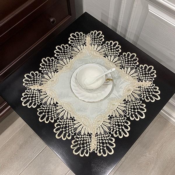 【発売日：2024年01月15日】★【良い雰囲気】この北欧食卓ランナーを置くだけで、暖かくロマンチック感が生まれます。存在感はありますが、お部屋のインテリアにぴったりです。イベント感を一気に盛り上げる。いつもの食卓に上品な雰囲気をプラス。★...