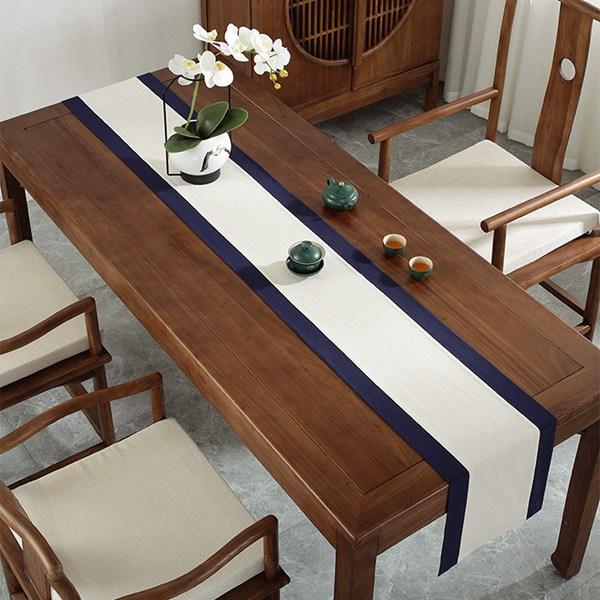 【発売日：2024年01月15日】★【落ち着くデザイン】このテーブルマットは高品質なポリエステル素材を採用し、落ち着くカラーで、どんな空間にも馴染むカラーとデザインで、テーブルに温かみや柔らかい印象をもたらします。 テーブルにかけるだけ、和...