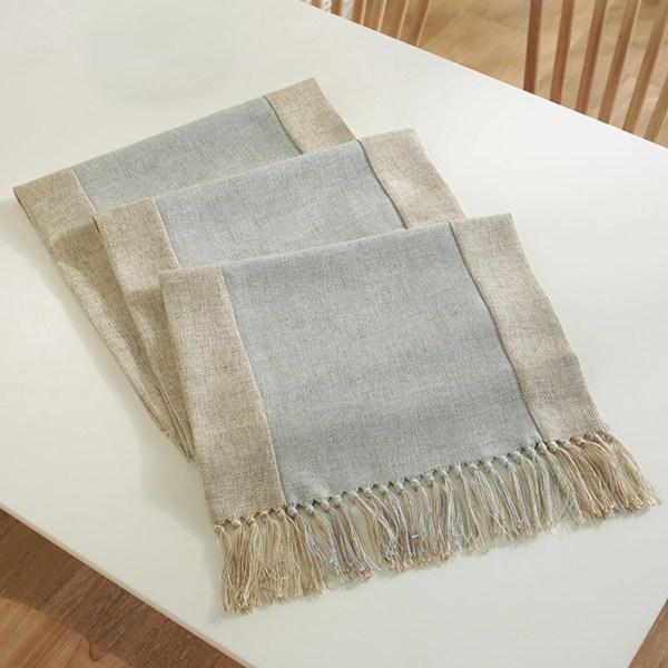 【発売日：2024年01月15日】★【使いシーン】ダイニングテーブルにテーブルフラグを敷いて、インテリア小物なんかなんかか置いてみて、お洒落な部屋になります。そして、テレビ台や整理棚の上に置いてもホコリの心配がありません。★素材：ポリエステ...